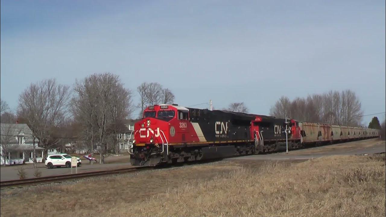 Rear DPUs! Loaded CN Potash Train B730 at Apohaqui, NB - YouTube