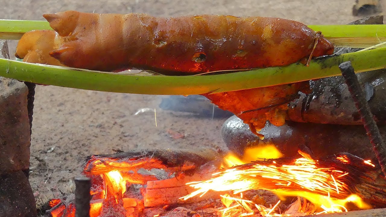 Yummy Pig Legs Recipe | Cooking Pig Legs Curry Eating Delicious - YouTube