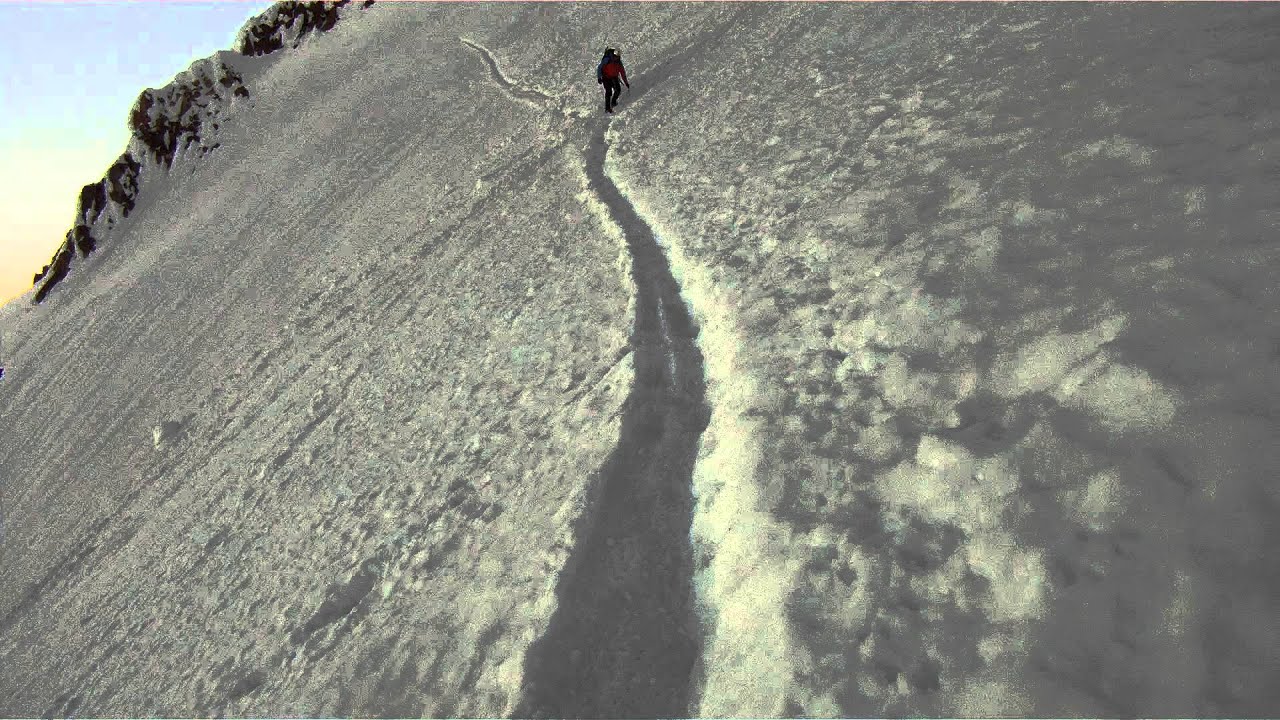 Mt Hood Hogback to Old Chute Traverse - YouTube