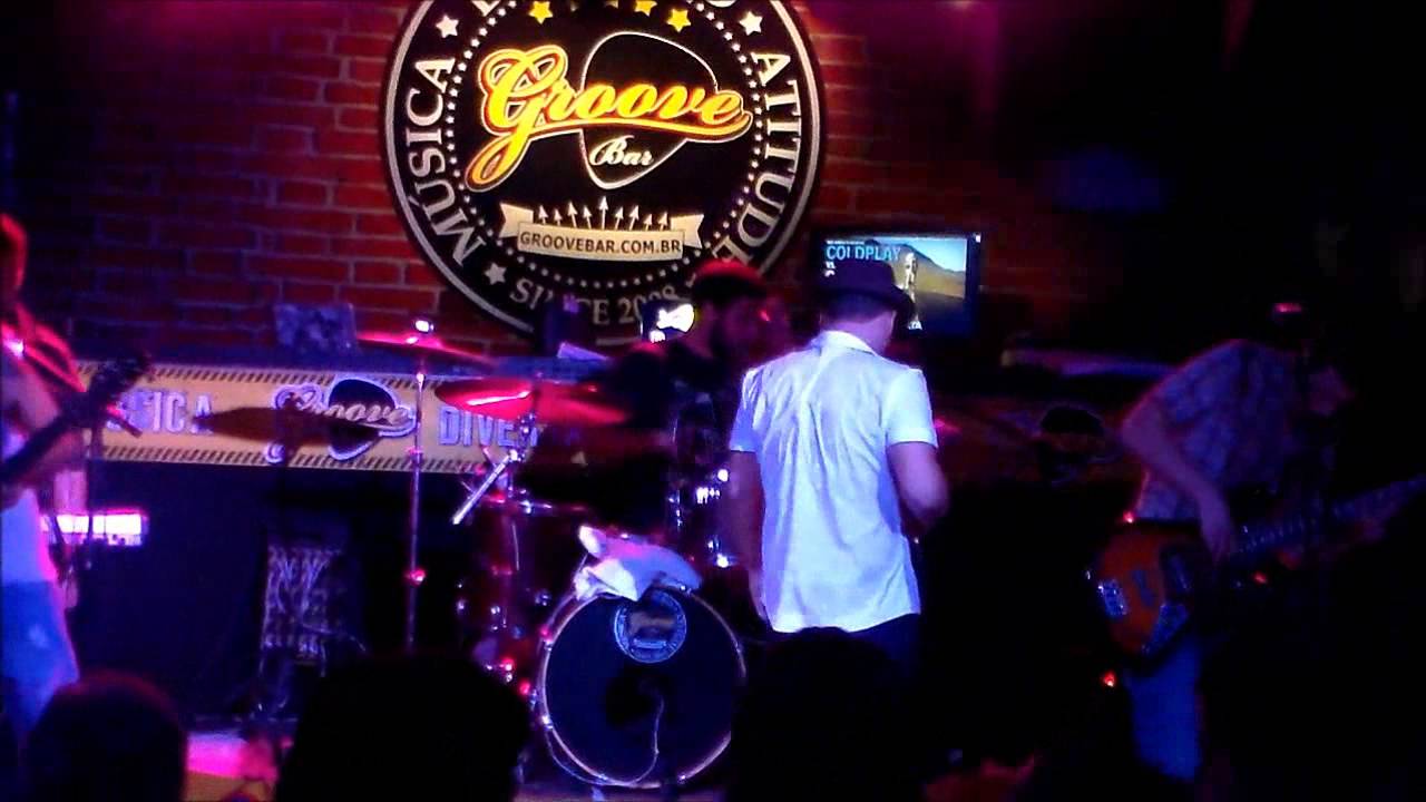 Bruno Márcio e Os Bilionários - Runaway Baby - YouTube