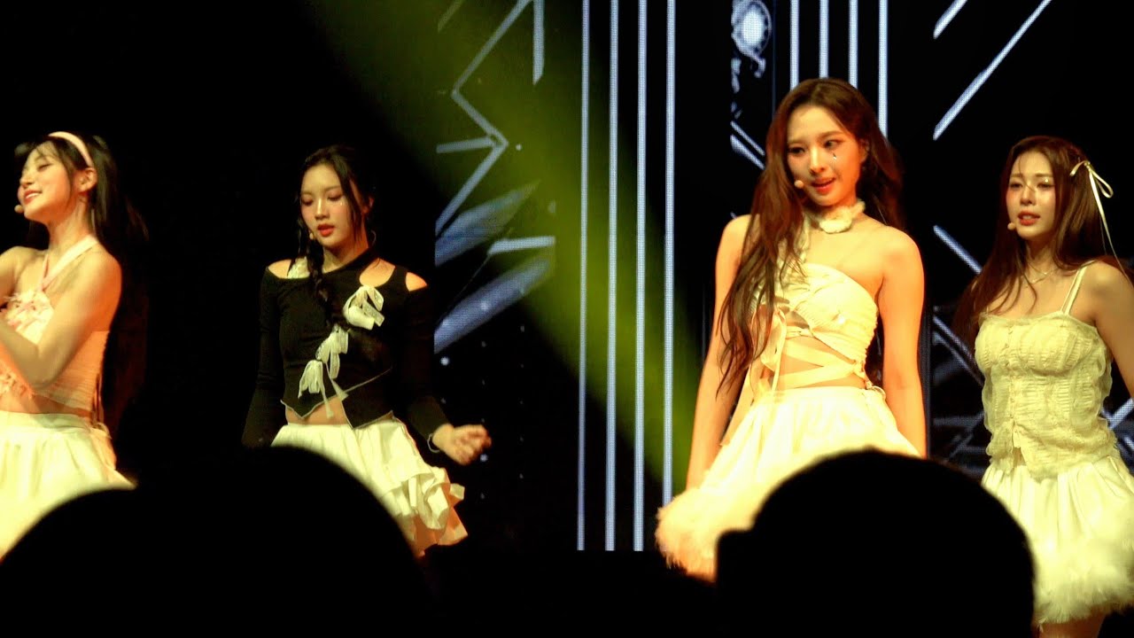 tripleS (트리플에스/トリプルS) in 4K - ROLEX - COME TRUE TOUR : TORONTO - FEB 7 ...