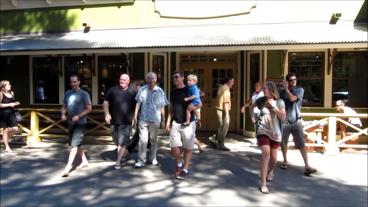 Dancing with Matt Harding on Maui - YouTube