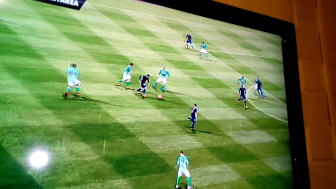 El golazo de messi en ps3 fifa 13 - YouTube