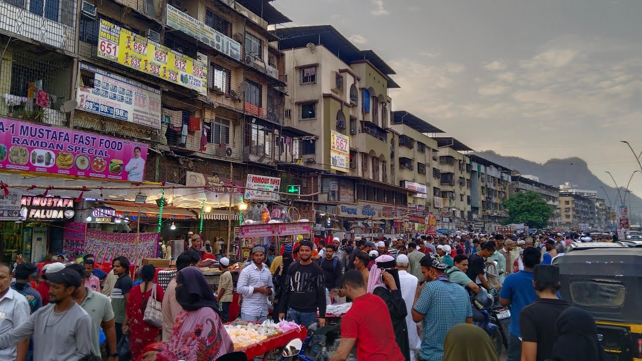Mumbra iftar street food market 2025 100 iftar items darul falah masjid ...