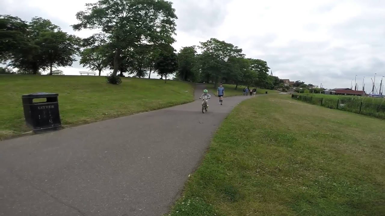 Harvey Bike Ride Maldon Prom June 2015 - YouTube