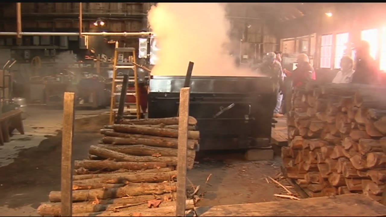 Maple sugaring season off to an early, and good start - YouTube