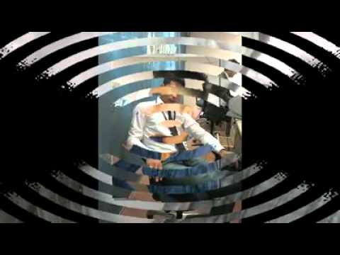 Zifiri Karanlıklarda Yürüyorum Sokaklarda Ne Haldeyim Bilirmisin Ana