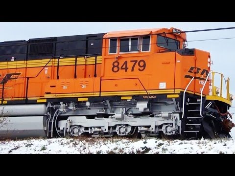 New Paint on BNSF SD70ACe Leading CSX K042 Oil Train - YouTube