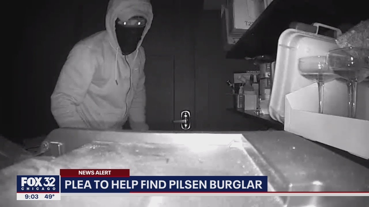 Chicago Police Investigating 2 Robberies Within An Hour Of Each Other