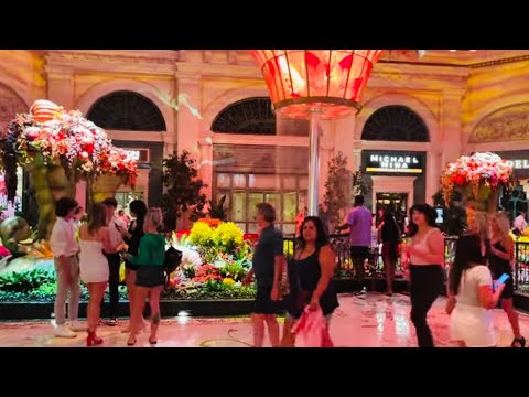 Bellagio Fountain Water Show & Conservatory Display Fall Sep/2022 - YouTube