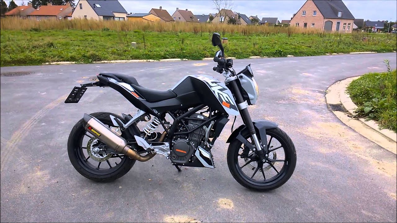 KTM DUKE 125 GREY AKRAPOVIC - YouTube