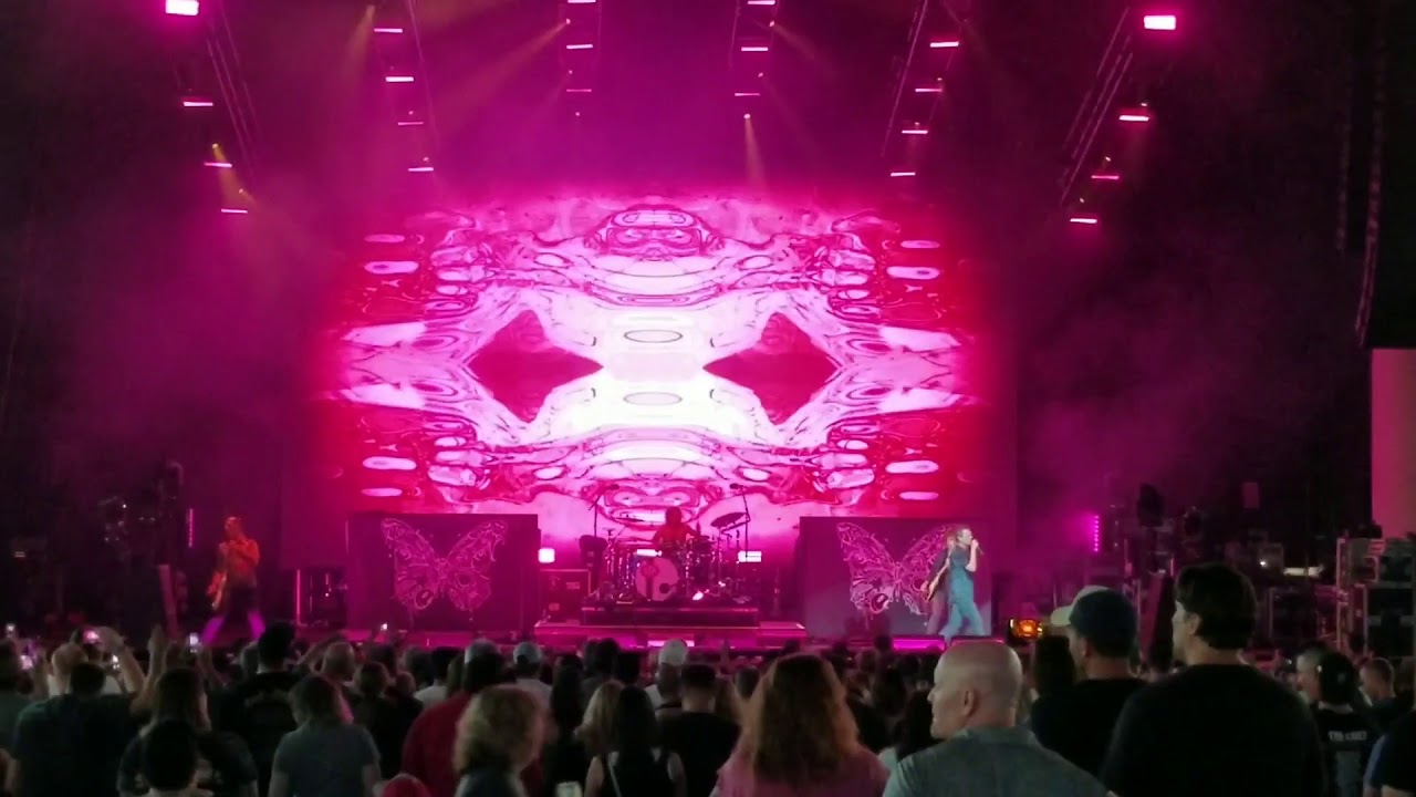 Stone Temple Pilots - "Dead and Bloated" live in Noblesville, IN - YouTube