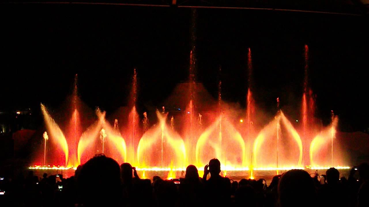 Protaras Dancing water show 'Katyusha' Russian song - YouTube