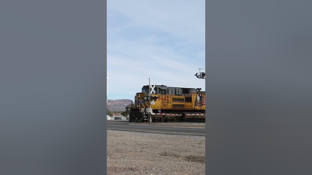 RAILFANNING SHORTS UP 8642 WB MP 737.8 NEEDLES SUB 11 26 2023 #freighttrain #railway #train ...