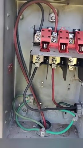 electrical panel and transformer FRIED🔥#shorts #electricianonamission ...