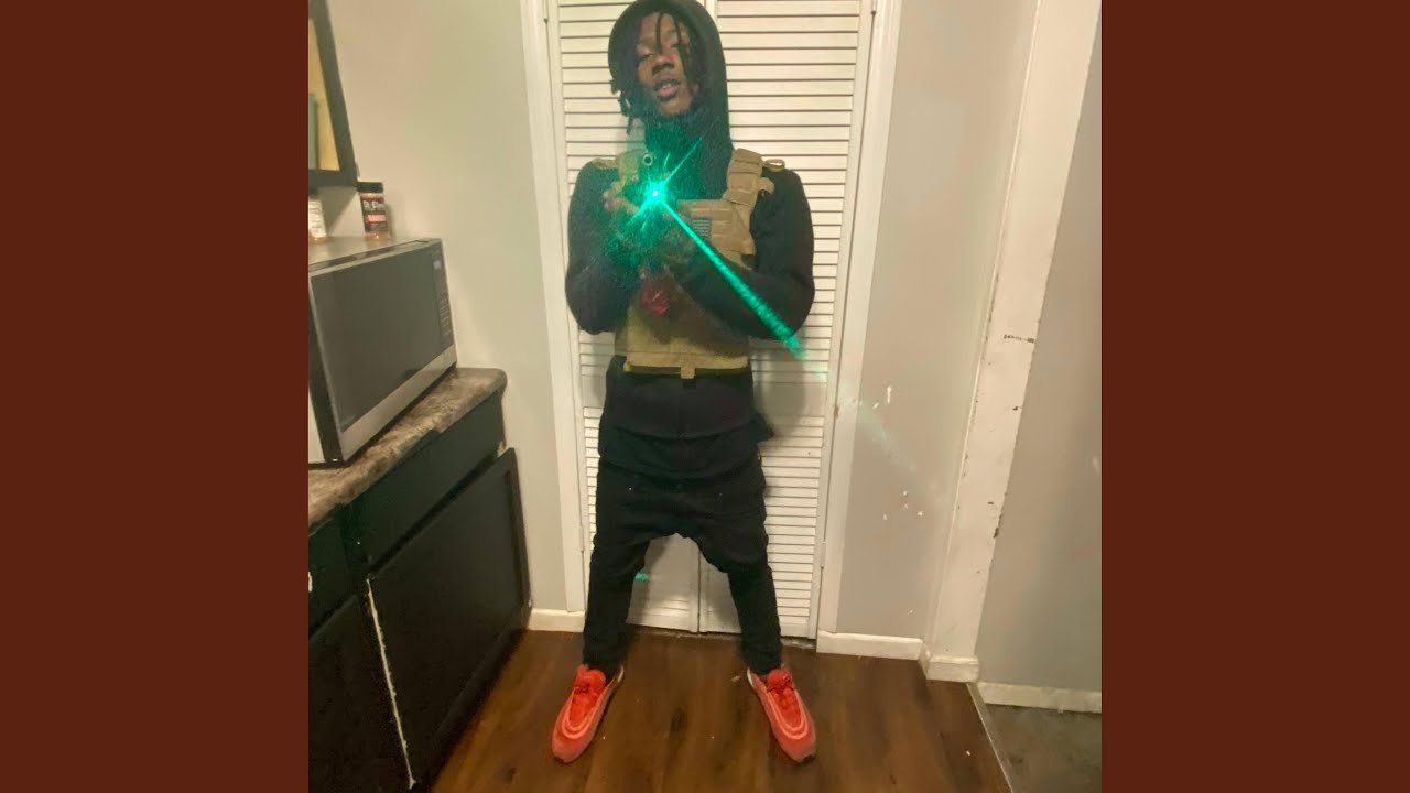 No static (feat. SkoomZay) - YouTube