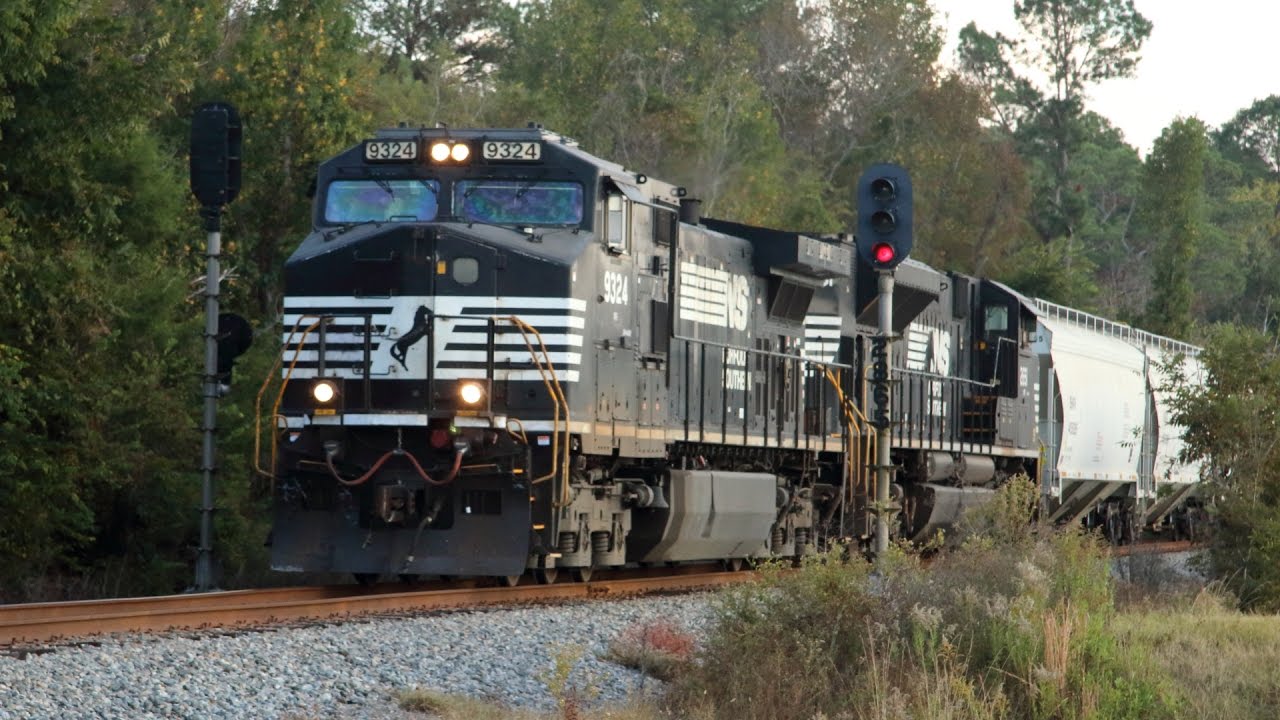 NS C44-9W #9324 Train 356 - YouTube