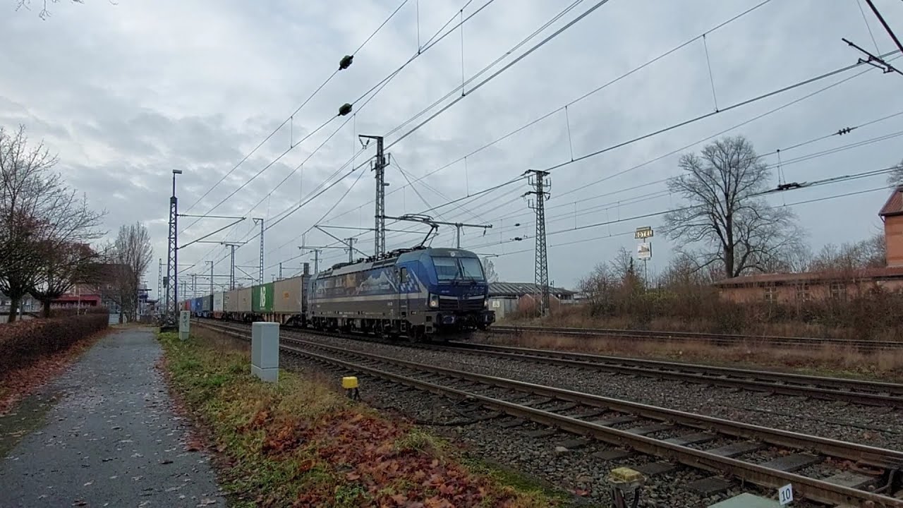 RTB Cargo 193 405 vertrekt met PCC shuttle van station Bad Bentheim ...