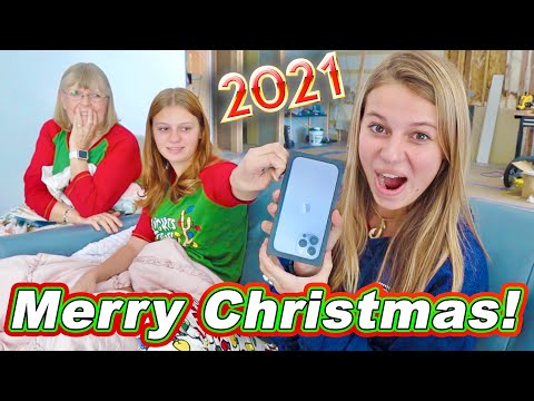 Christmas Special 2021! Yawi Family Opening Presents!