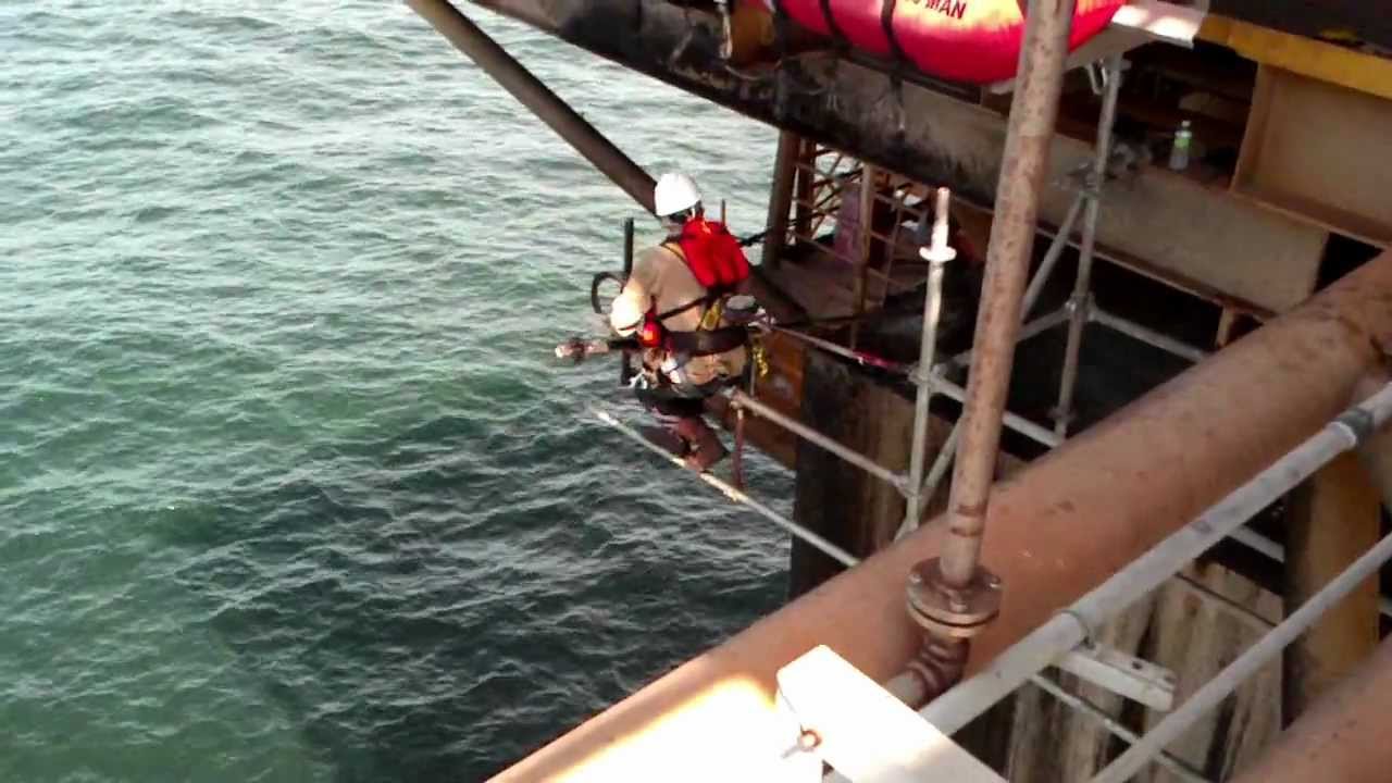 HANGING SCAFFOLDING IN GOM - YouTube