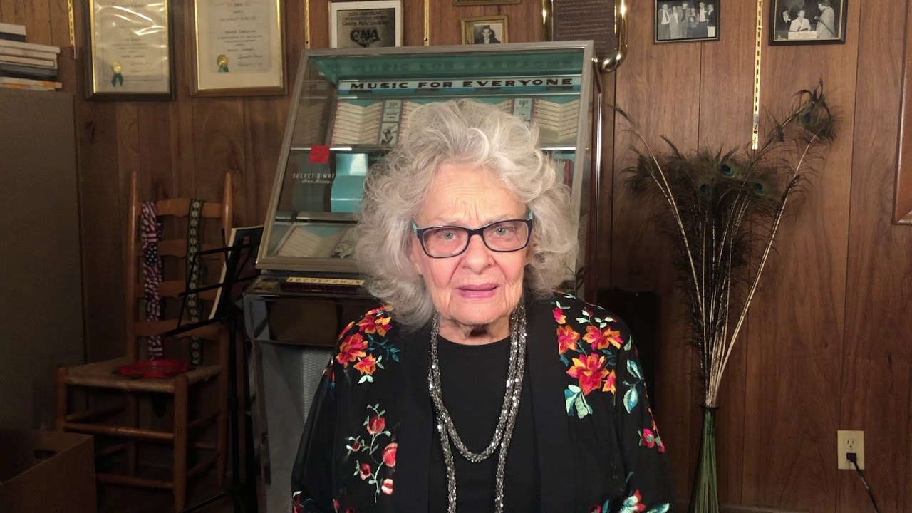 Margie Singleton talks about her new single "Missing You" - YouTube