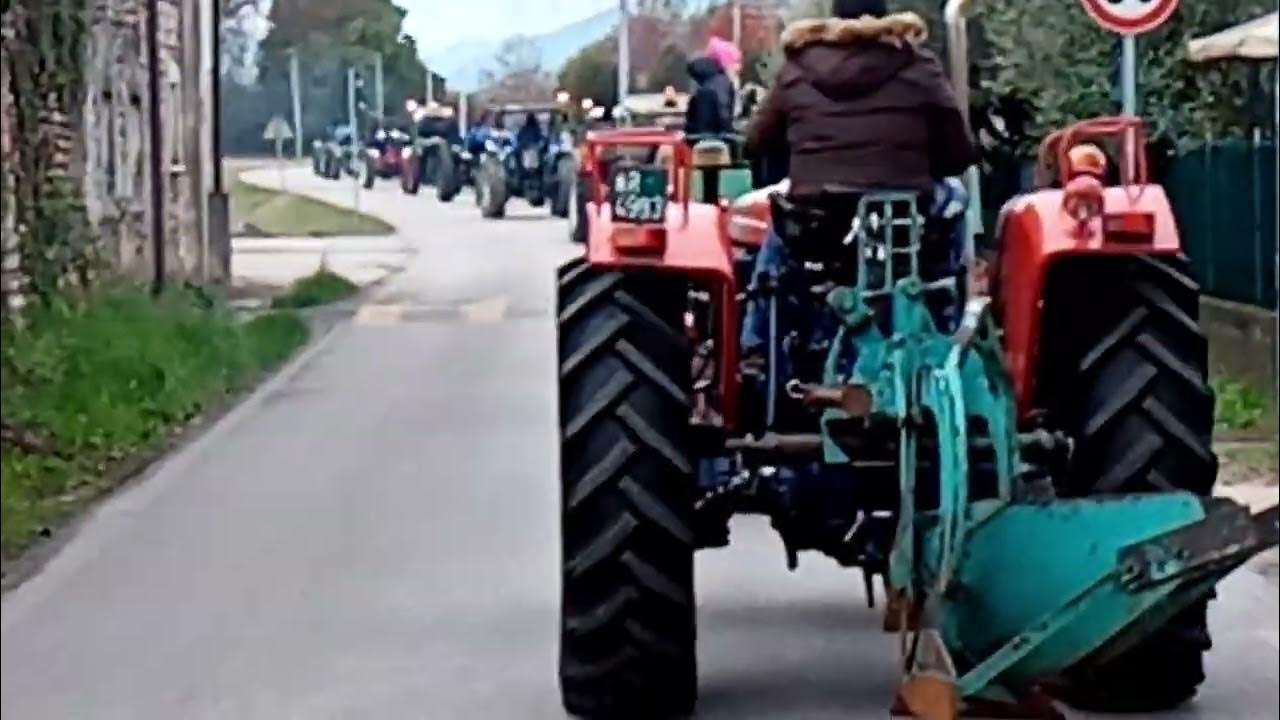 Festa del ringraziamento e sfilata trattori d'epoca Loria (TV) 12/11/2023 - YouTube