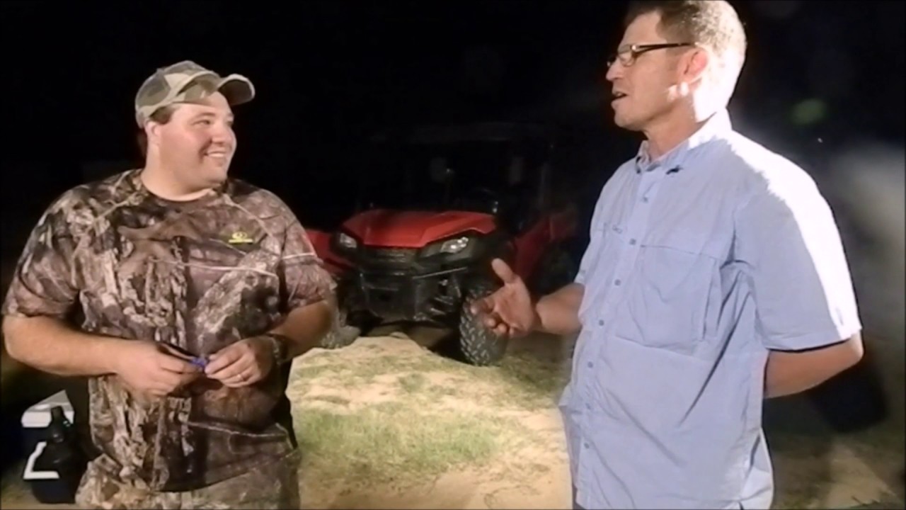 Wolf Pen Hunts - Guaranteed Hog Hunting! - ATN X-Sight II 3x14 - YouTube