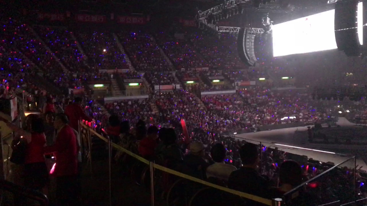 Amazing scene inside Hong Kong Coliseum - YouTube