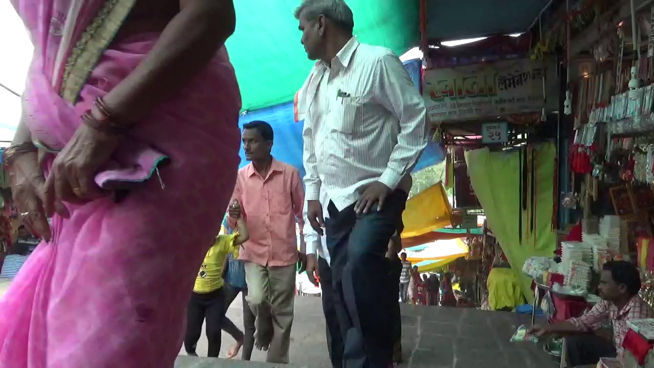 Mahurgad Renuka Mata Mandir Steps, Shops, Pilgrim and Pilgrimage - YouTube