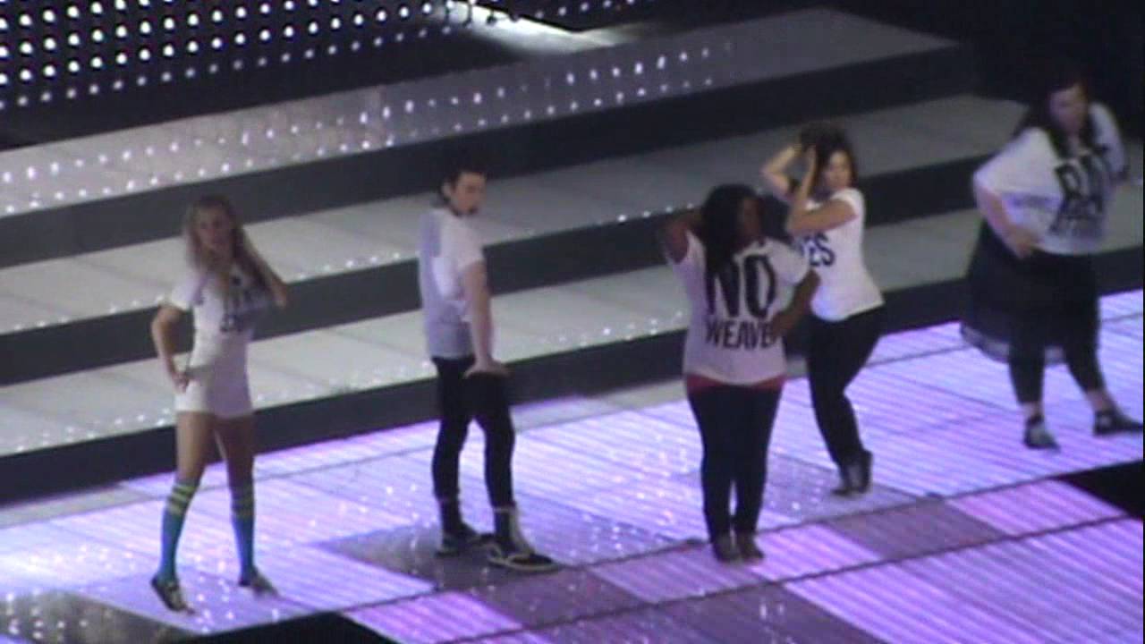 Glee Live- Born This Way - YouTube