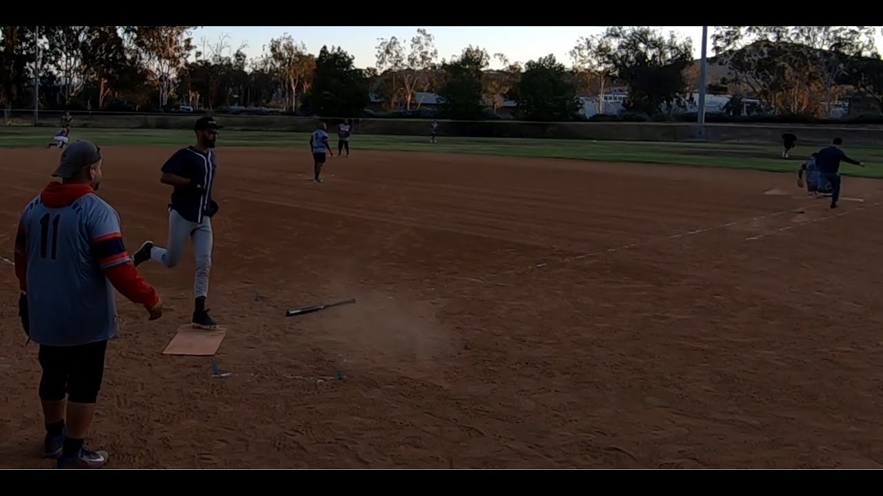 Esco Fleet vs Chaos - Semi-final playoff game slowpitch softball - YouTube