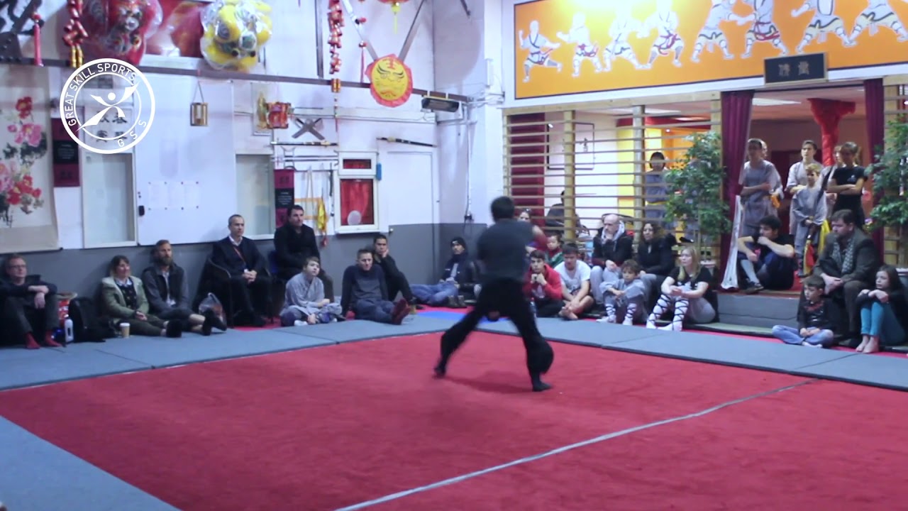 Nine Section Whip | Shaolin Weapon | Kung Fu | Wushu - YouTube