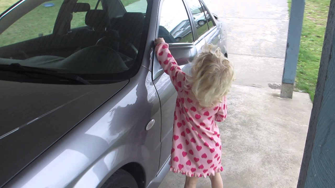 Leah Easter egg hunting 3.1 - YouTube