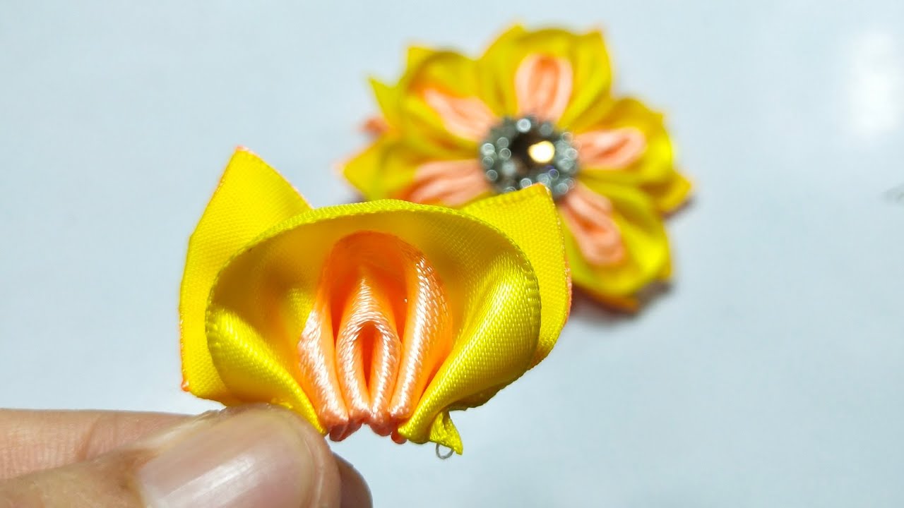 175) Very easy way to make beautiful flower || Amazing sewing hacks ...