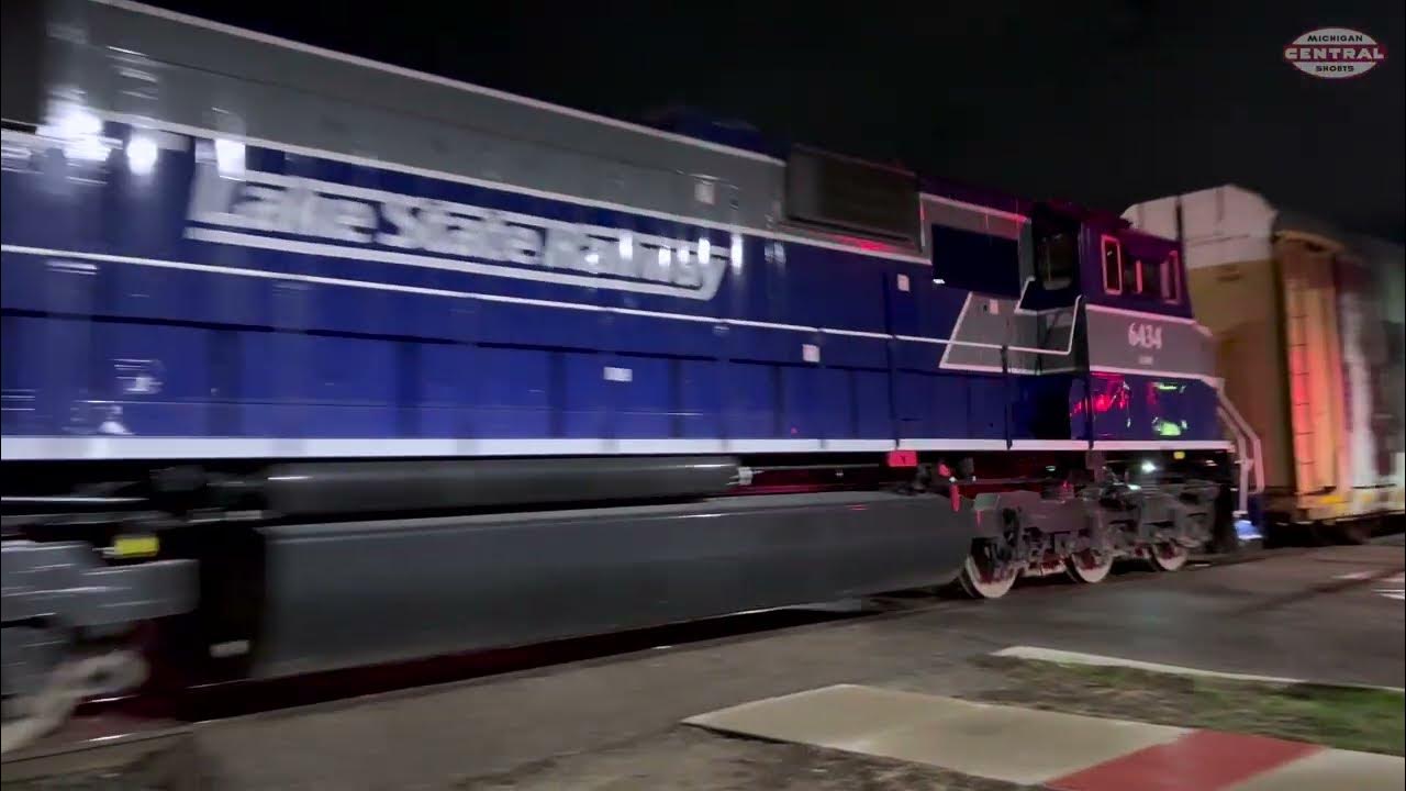 Lake State Railway SD70M at Romulus - YouTube