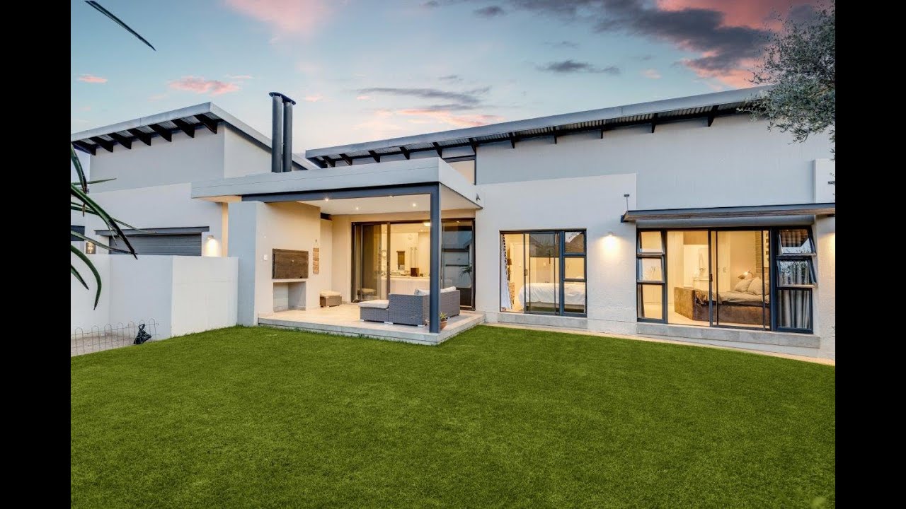 COMPACT COPPERLEAF HOME MAKES FOR GREAT LIVING SPACE, COPPERLEAF, SOUTH AFRICA - YouTube