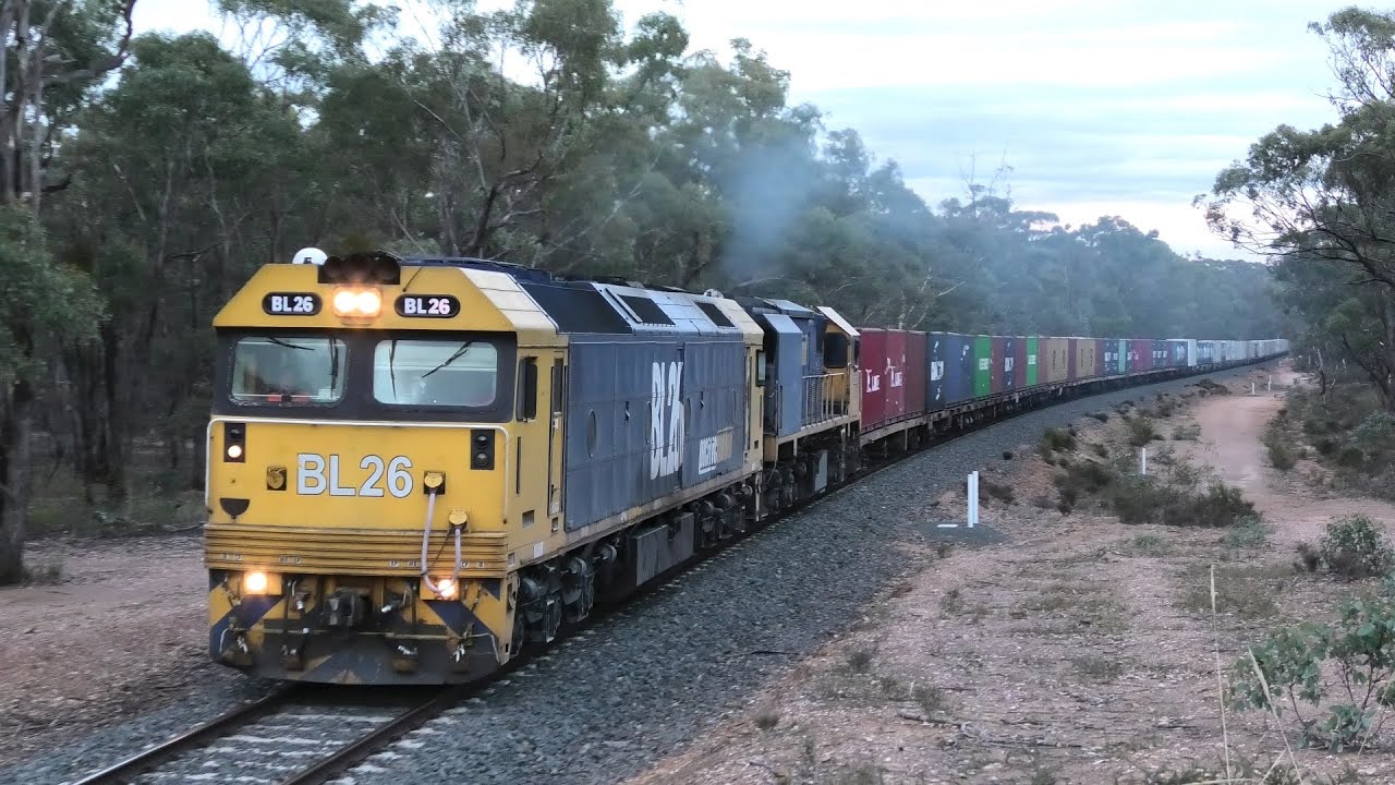 BL26-XR558 on 7901V nearing Maryborough and at Dunolly. 26-02-22. - YouTube