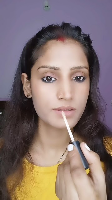How To Apply Lipstick Lipstick Hack For Bigger Lips Lipstick Kaise