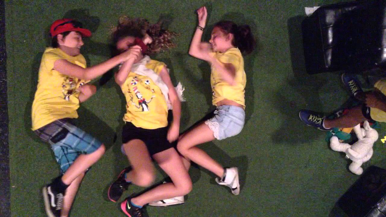 Ma première journée d'école - YouTube