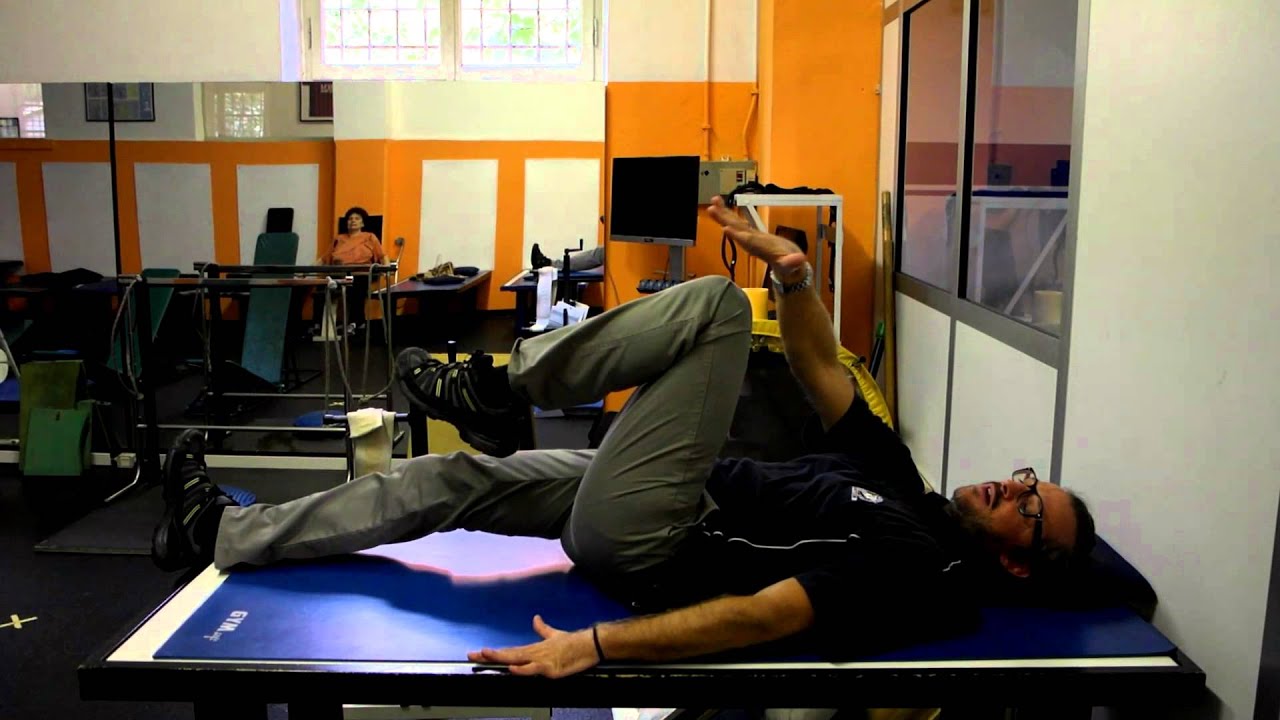 Stretching psoas - piriforme - flessori coscia - YouTube