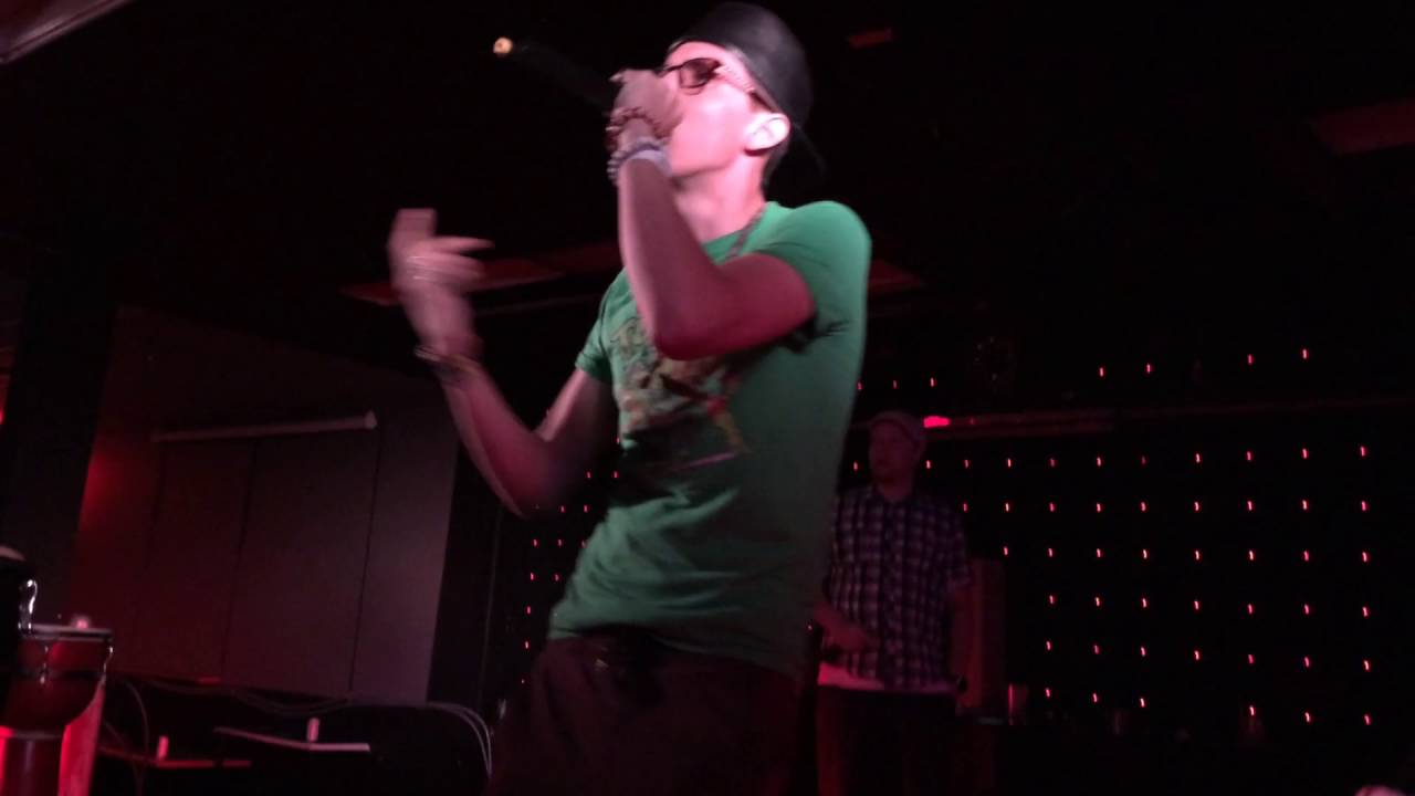 Thunder Bay Freestyle/Rap Battle - YouTube