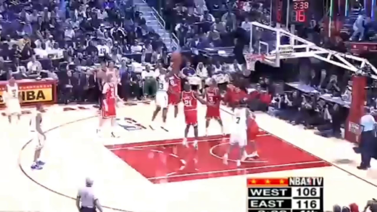 Kobe Bryant blocks Michael Jordan - YouTube