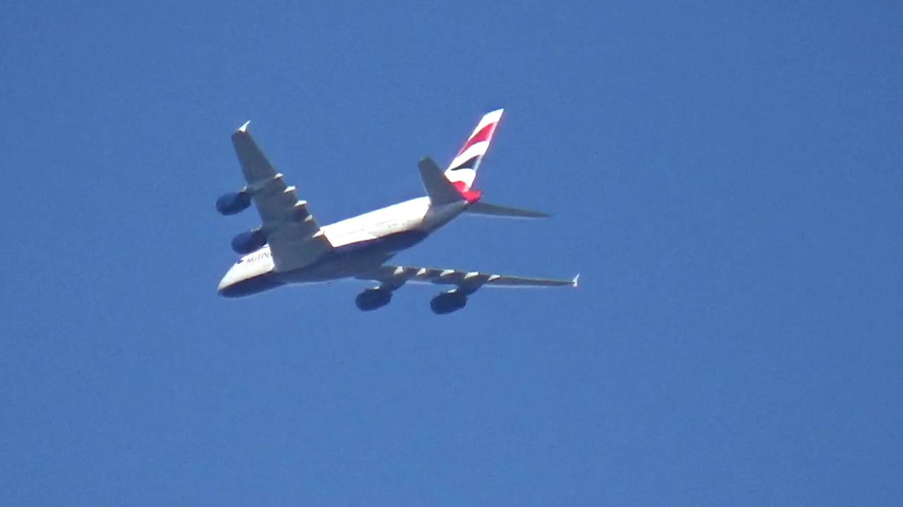 British Airways Airbus A380-841 G-XLEC BA283 over Harmans Water ...