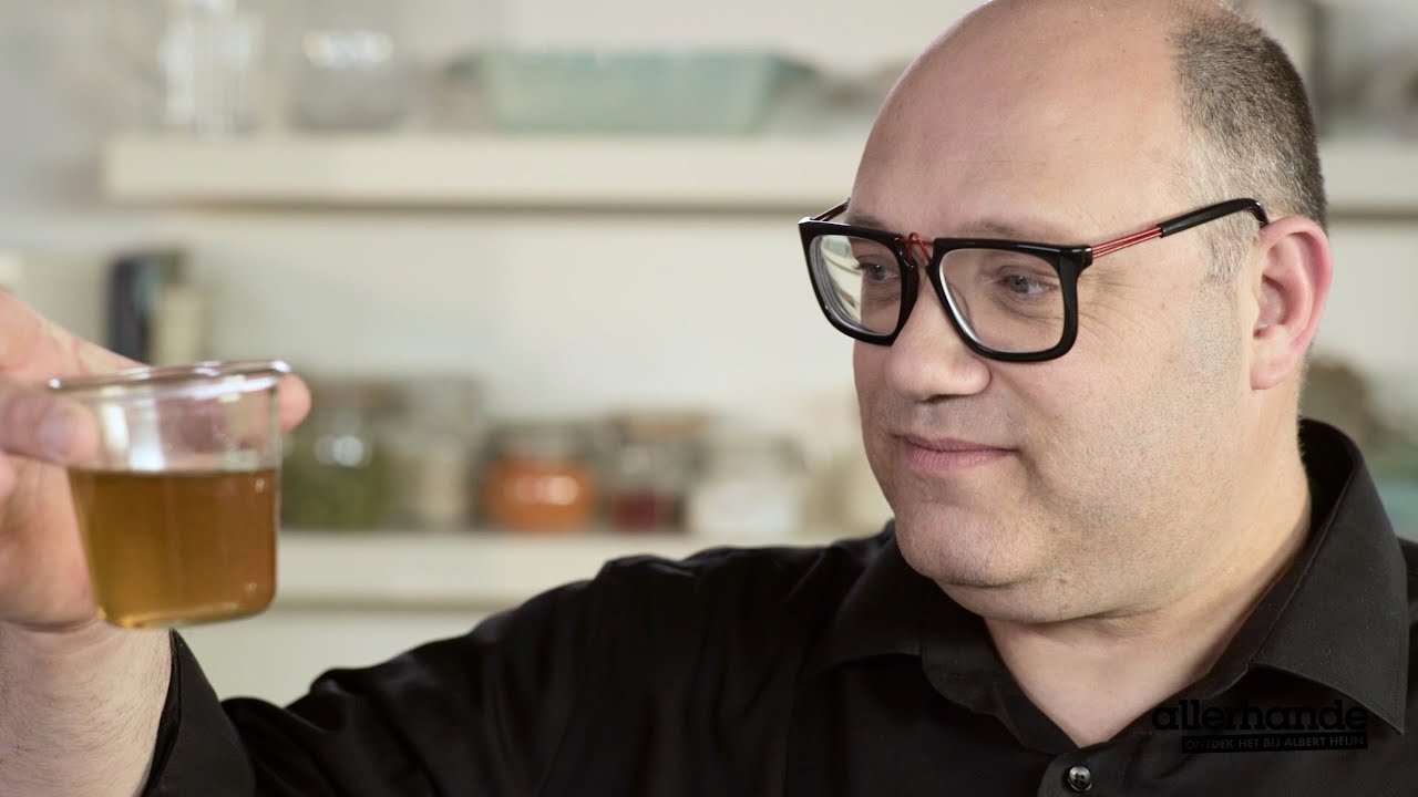 Bouillon clarifiëren à la Moshik Roth - Allerhande - YouTube