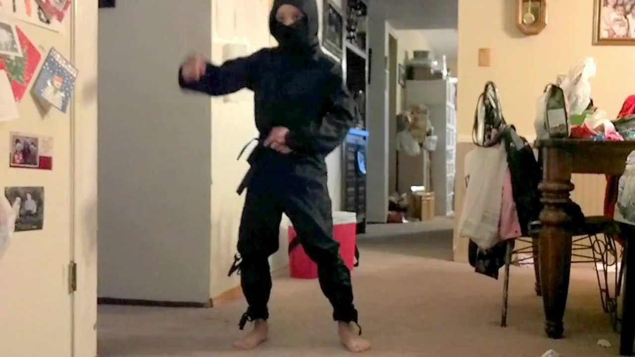 Danceing ninja - YouTube