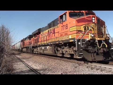 BNSF #7718 Leads WB Grain Train. Olathe, KS 4/1/23 - YouTube