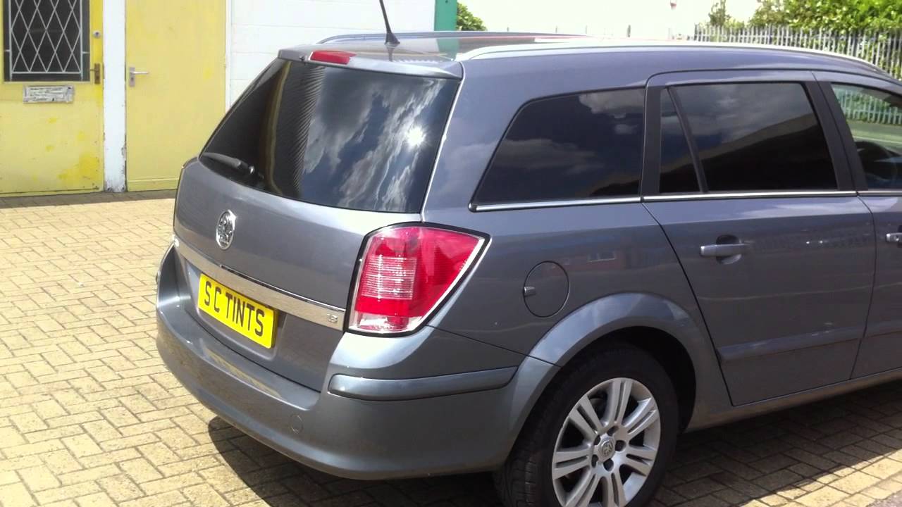 Vauxhall Astra Mk5 Estate with dark tints on all rear windows - YouTube