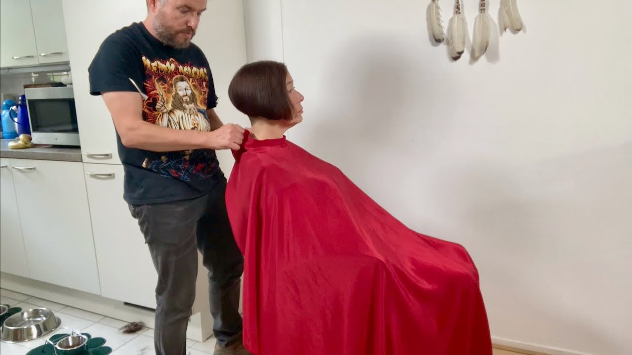 Makeover Haircut A Short Graduated Bob With A Shaved Nape Youtube