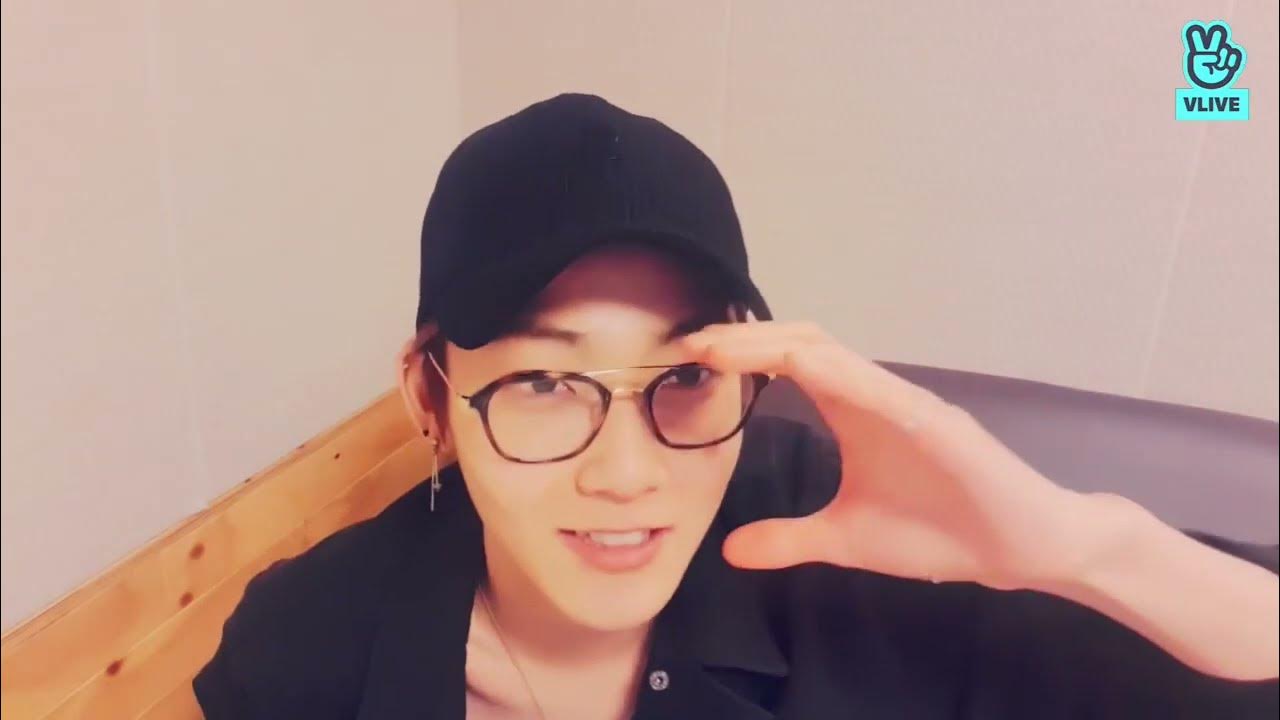[KEVIN VLIVE 190310] 달 달 무슨달? [ENGSUB] - YouTube