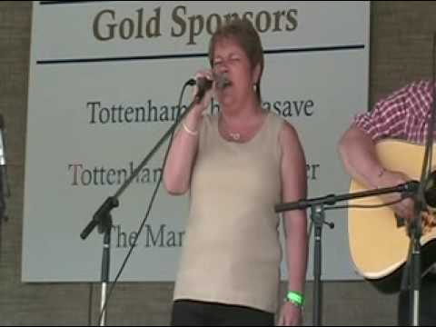 Vicki MacCallum sings Cryin' for Crumbs - YouTube